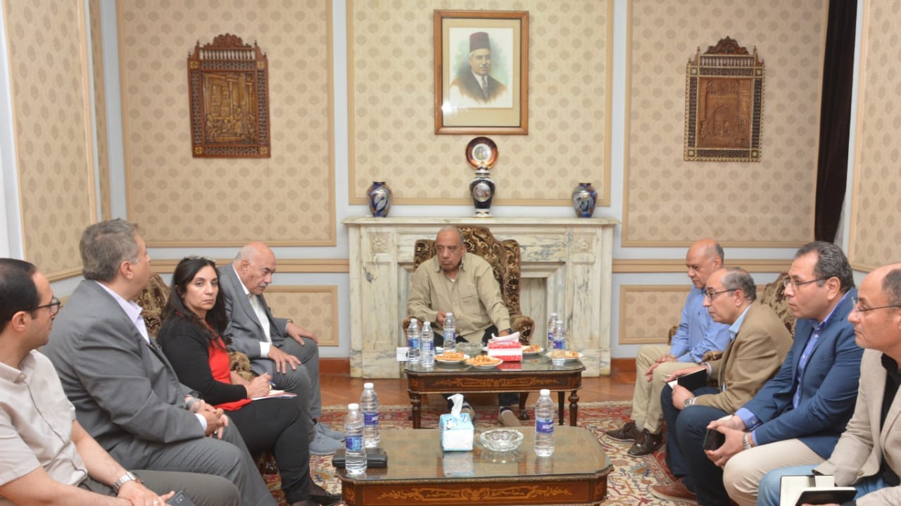 وزارة قطاع الأعمال العام - وزير قطاع الأعمال العام في جولة ميدانية بشركة "غزل المحلة" ويلتقي ...